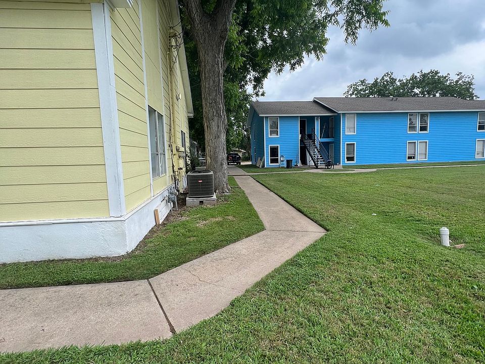 525 E Caney St UNIT B, Wharton, TX 77488 | Zillow