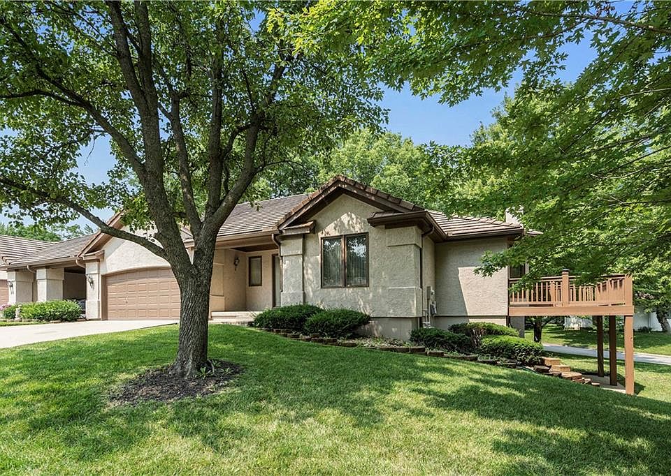99 The Woodlands, Kansas City, MO 64119 | Zillow