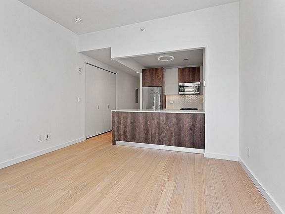 29 Cliff St APT 2D, New York, NY 10038 | Zillow