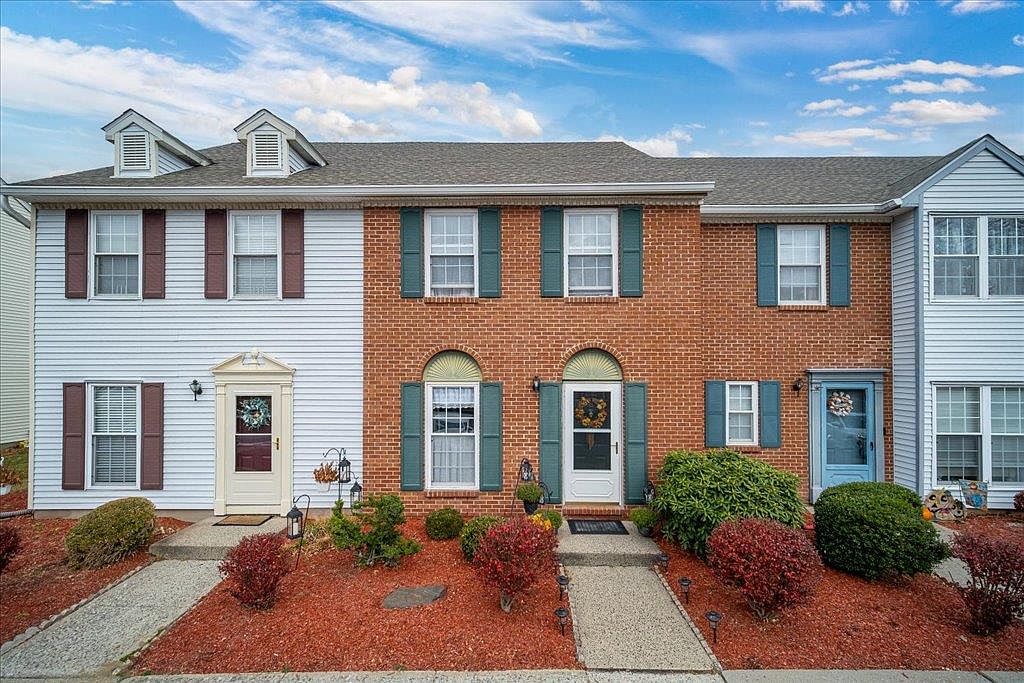 8 Goldsmith Court, Washingtonville, NY 10992 | Zillow