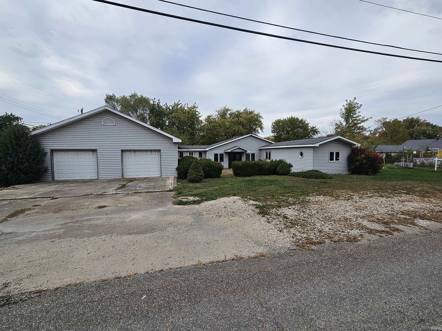 4338 S County Road 100 E, Carlisle, IN 47838 | MLS #202339584 | Zillow