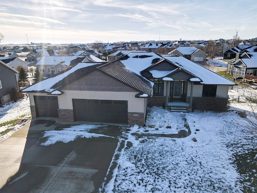 6208 Fillmore Ct SW, Cedar Rapids, IA 52404 | Zillow