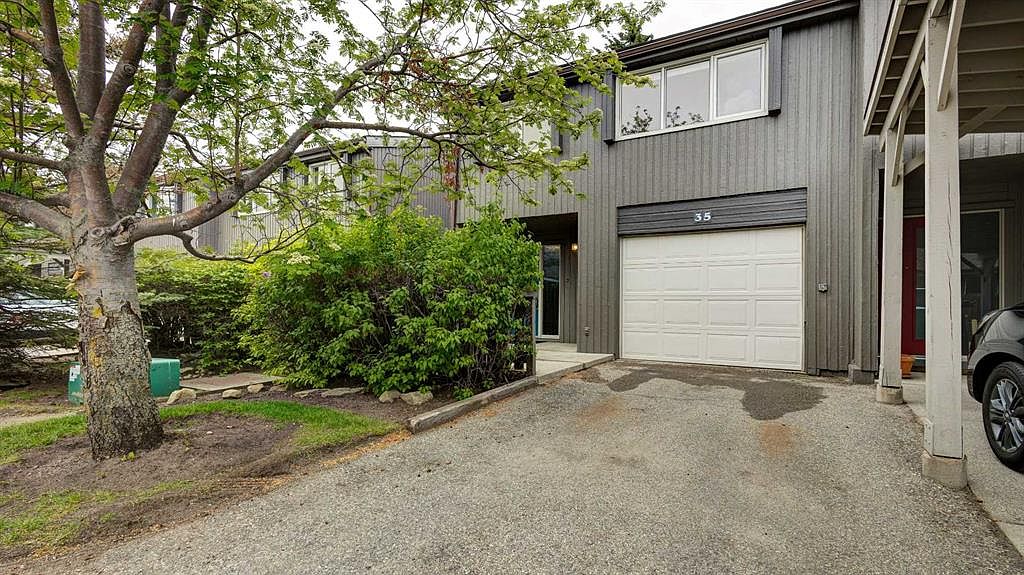 2225 E Oakmoor Dr SW #35, Calgary, AB T2V 4N6 | MLS #A2146975 | Zillow