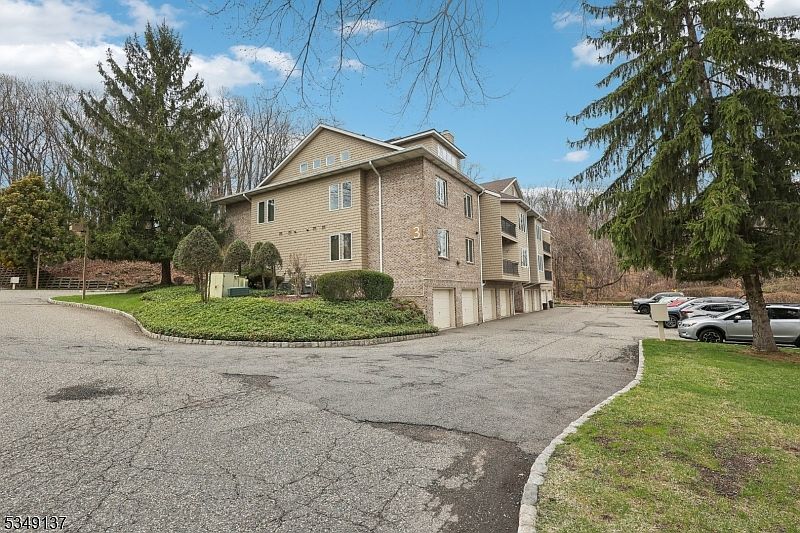 3 Parkside Ter #2D, Woodland Park, NJ 07424 | Zillow