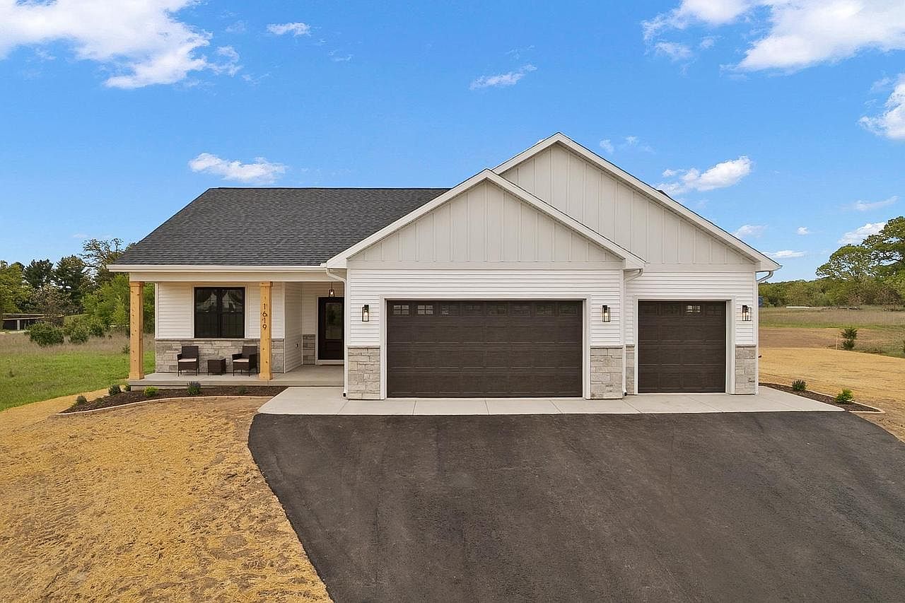 1619 Prairie Oak Drive, Wisconsin Dells, WI 53965 | MLS #2000396 | Zillow