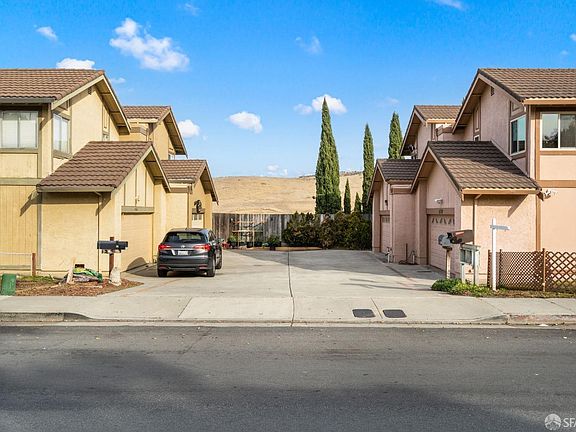 4776 Snow Dr, San Jose, CA 95111 | MLS #423927068 | Zillow