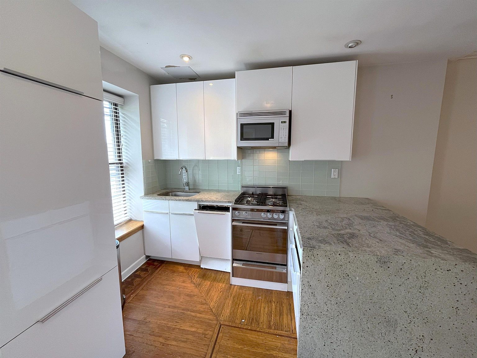 129 Mercer St APT 3, Jersey City, NJ 07302 | Zillow