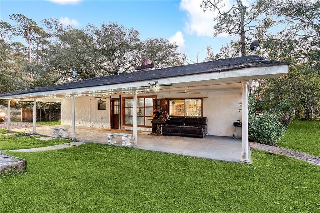 2004 Pelican St, Slidell, LA 70460 | MLS #2424890 | Zillow
