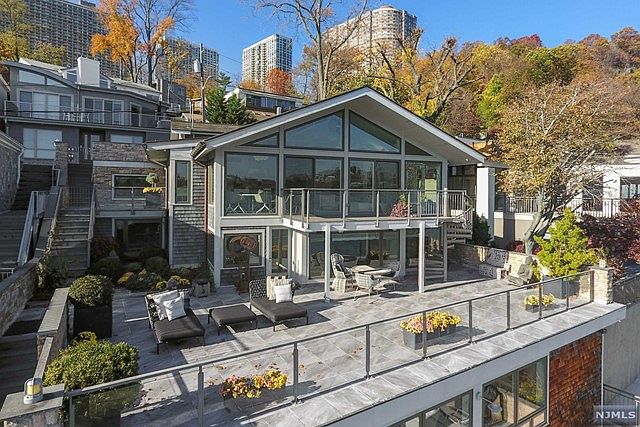 23 Shore Rd, Edgewater, NJ 07020 | MLS #22041904 | Zillow