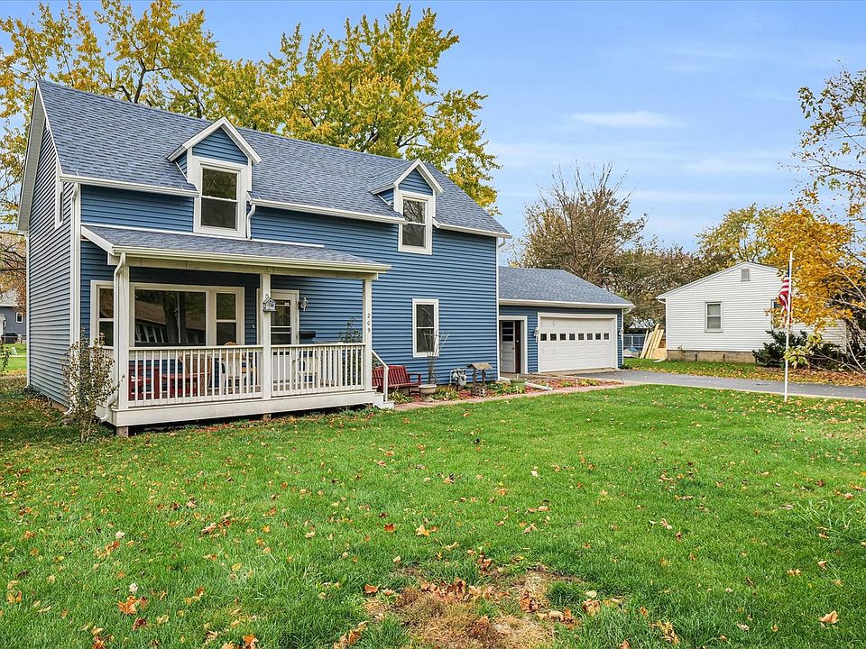 209 N Monroe St, Flanagan, IL 61740 | Zillow