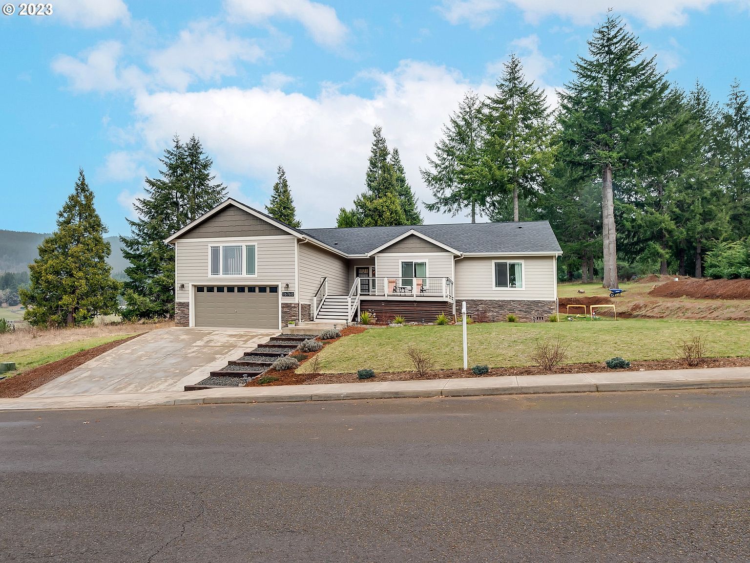 76760 Bugle Loop, Oakridge, OR 97463 | Zillow