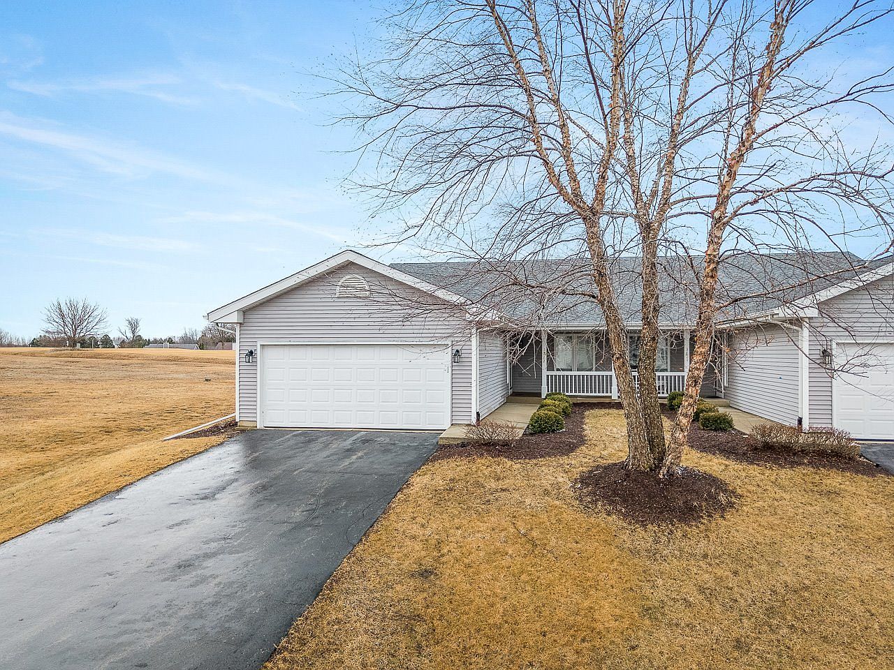 3722 Westlake Village Dr #95-18, Winnebago, IL 61088 | Zillow