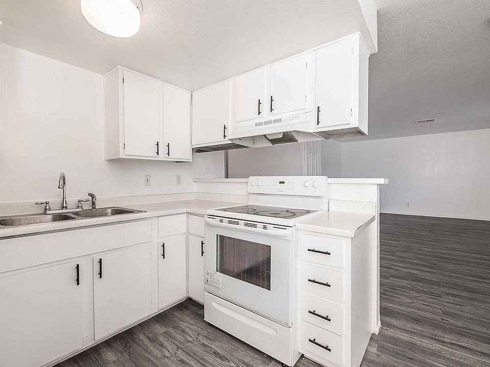 Cessna 4721 Apartment Rentals - Las Vegas, NV | Zillow