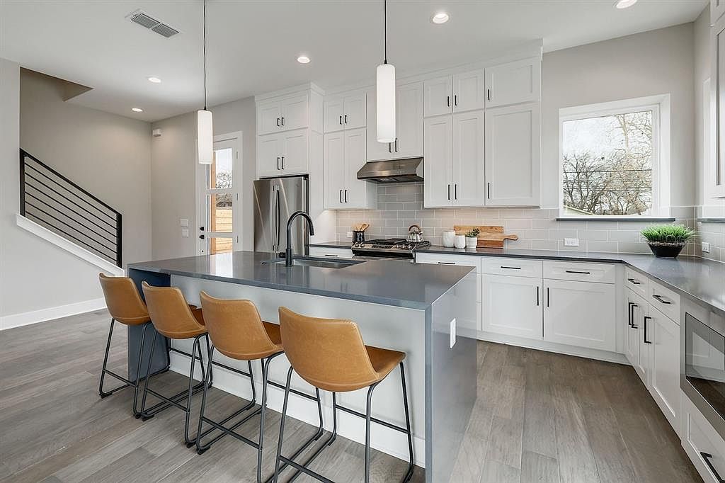1100 Justin Ln, Austin, TX 78757 | MLS #9469664 | Zillow