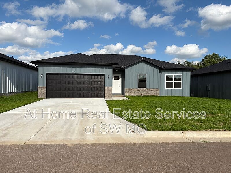 1352 S Shayla Ave, Springfield, MO 65802 | Zillow