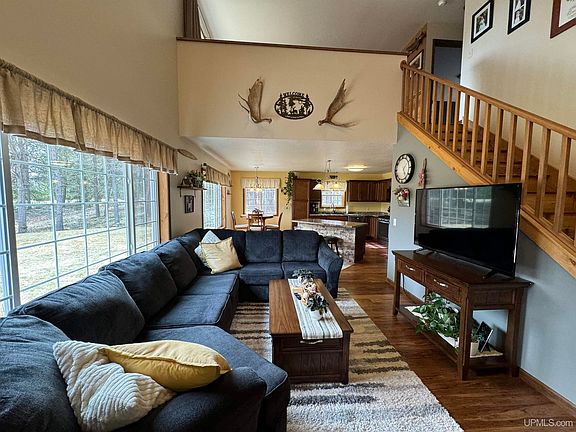 119 Chocolay Downs Golf Dr, Marquette, MI 49855 | MLS #50152495 | Zillow