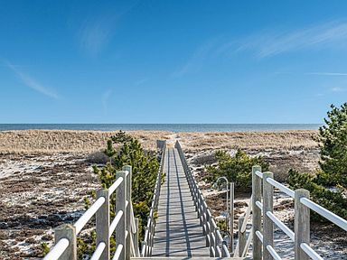 1950 Meadow Ln, Southampton, NY 11968 | Zillow