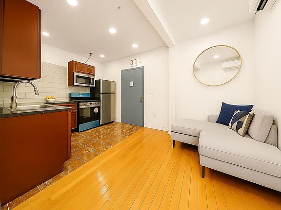 14 Yankee Pl APT 3, Ellenville, NY 12428 | Zillow