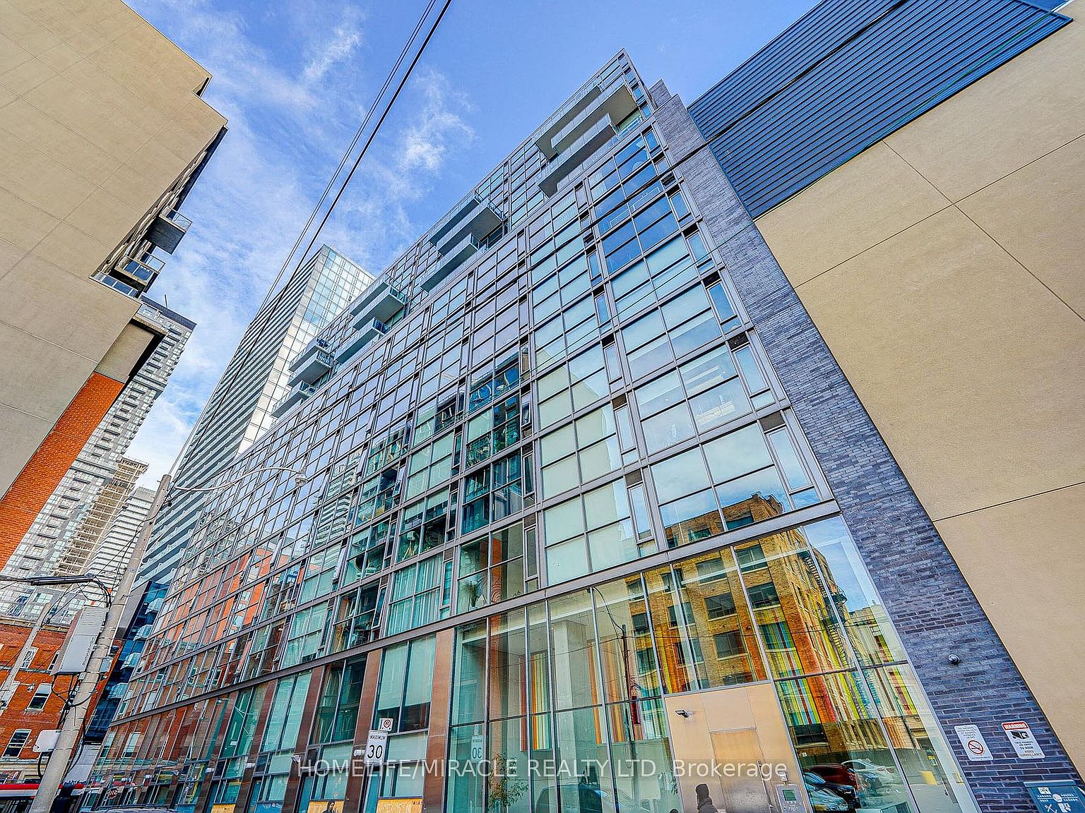 25 Oxley St #701, Toronto, ON M5V 2J5 | MLS #C11932443 | Zillow