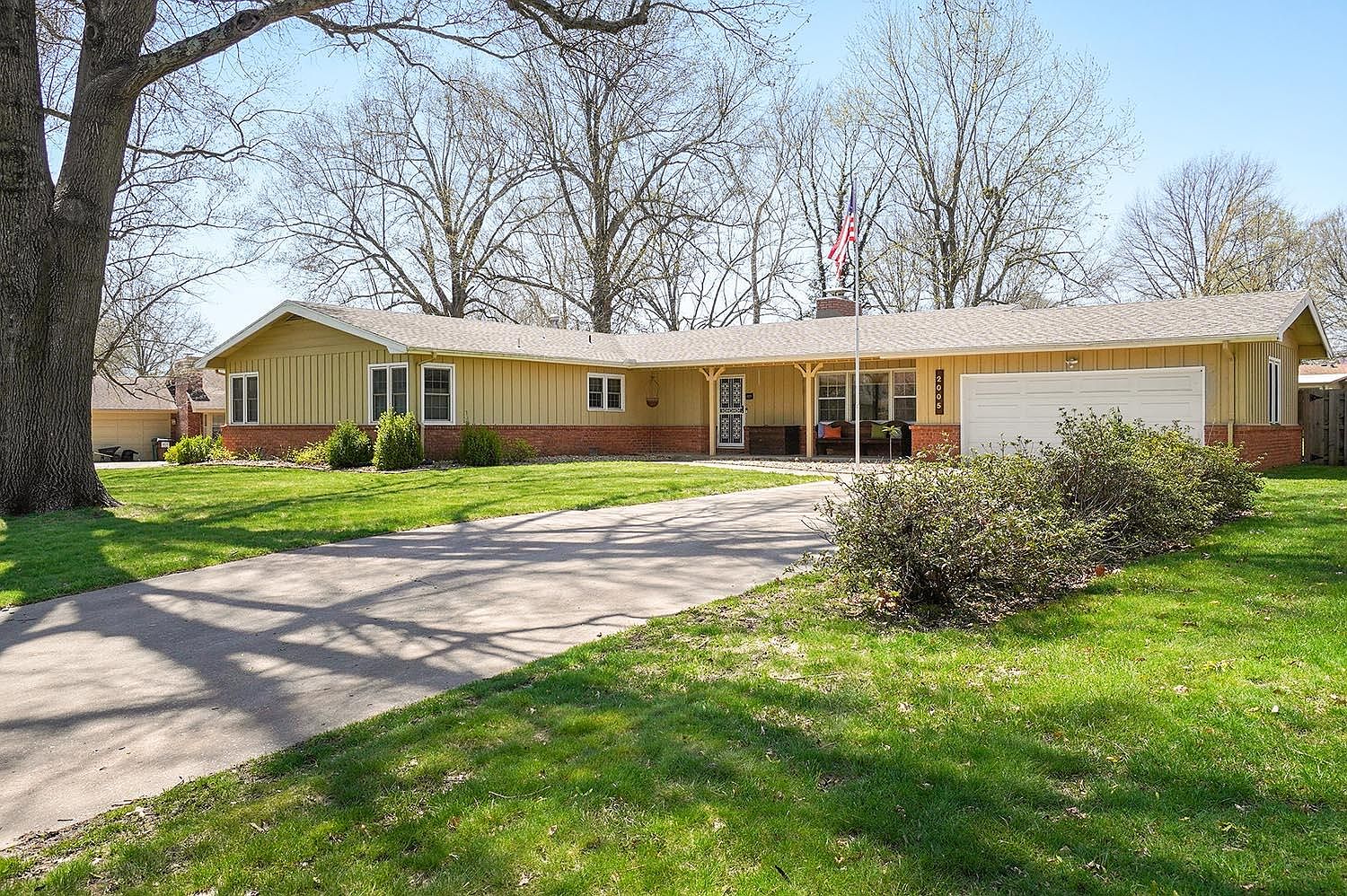 2005 S Cedarbrook Avenue, Springfield, MO 65804 | Zillow