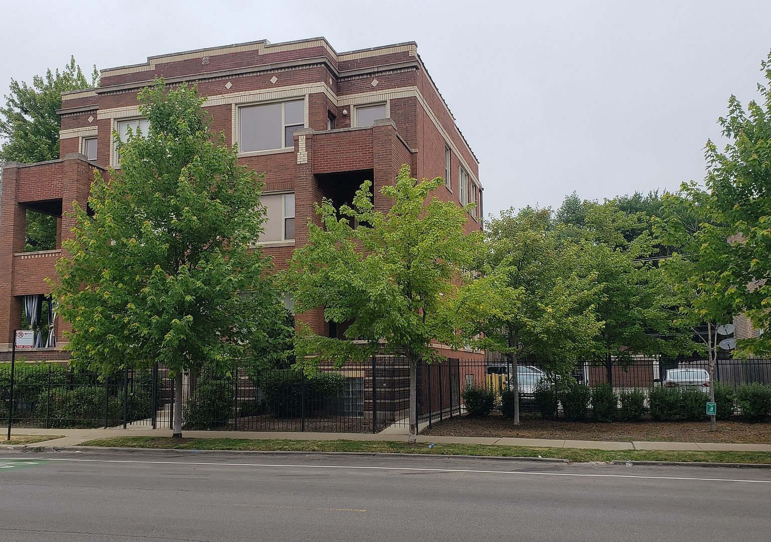 3256 W Polk St #1W, Chicago, IL 60624 | MLS #11886602 | Zillow