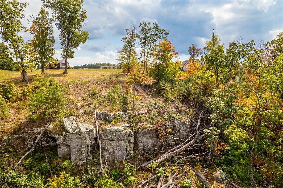 300 Deer Run Dr UNIT JH 202, Jasper, TN 37347 | MLS #1501413 | Zillow