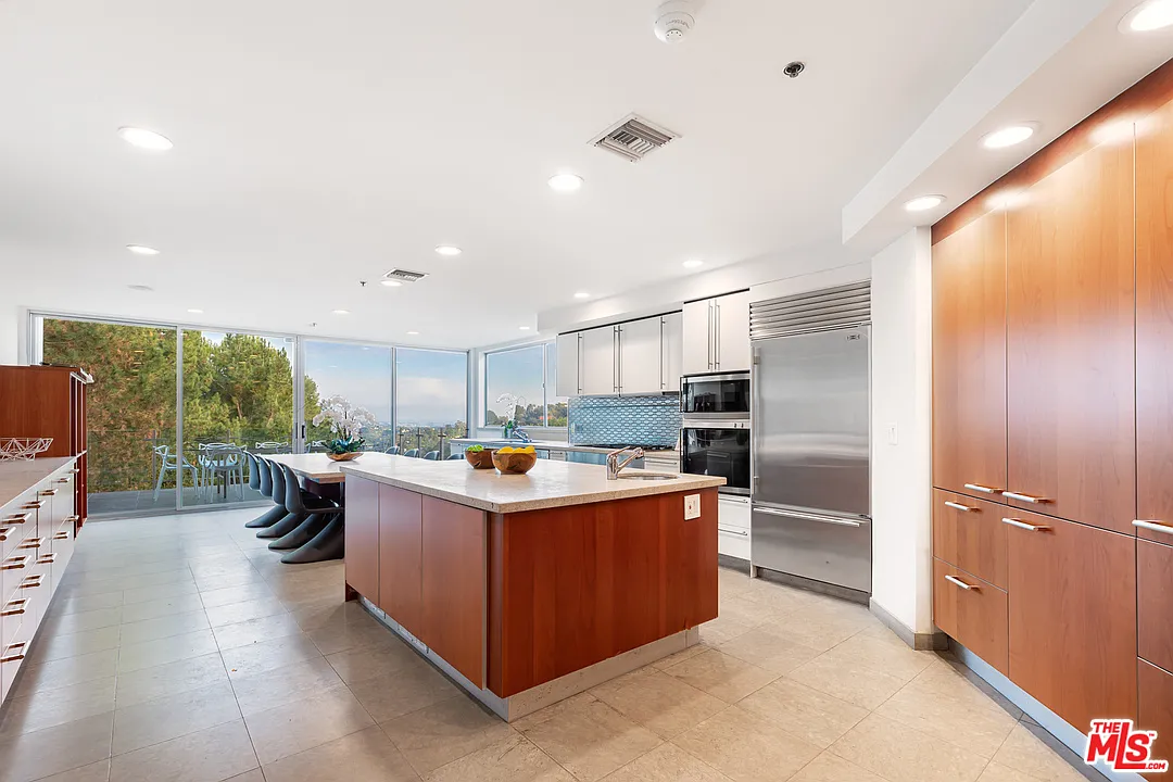 Abandoned: Inside Mary J. Blige's Former Hollywood Hills Mansion ...