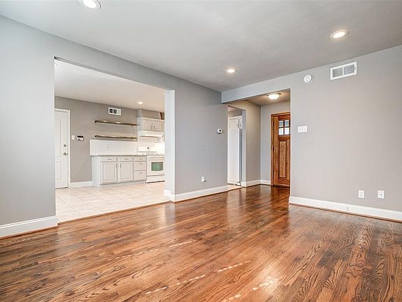 2546 Inadale Ave, Dallas, TX 75228 | Zillow