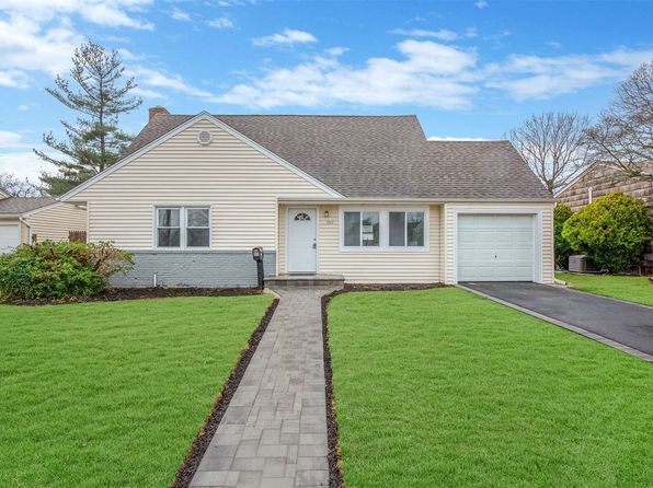 Merrick NY Real Estate - Merrick NY Homes For Sale | Zillow
