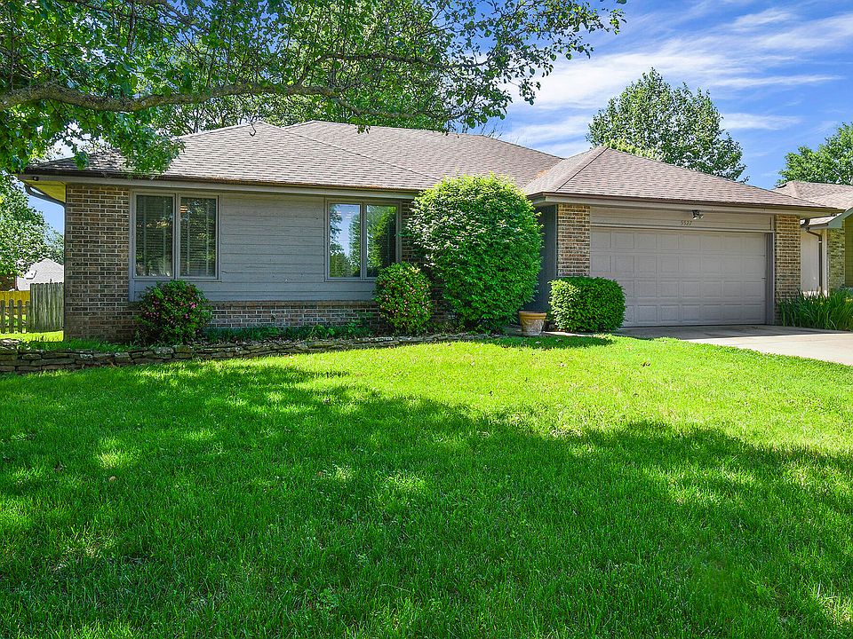 5527 S Stonegate Avenue, Springfield, MO 65810 | Zillow