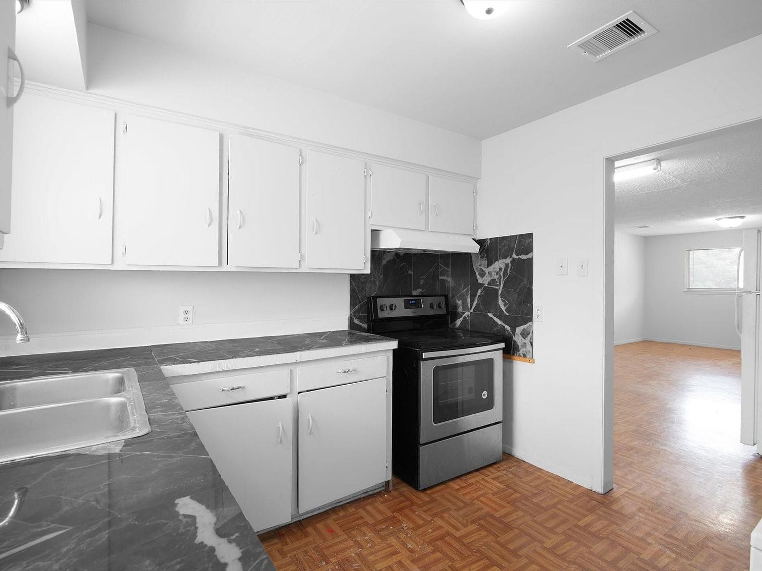 8001 S Loop E Fwy APT 104, Houston, TX 77012 | Zillow