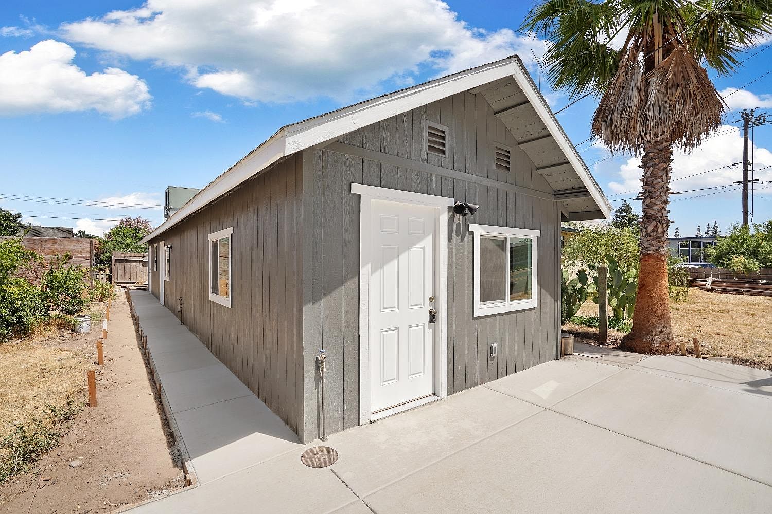 304 B St, Waterford, CA 95386 | MLS #224018870 | Zillow