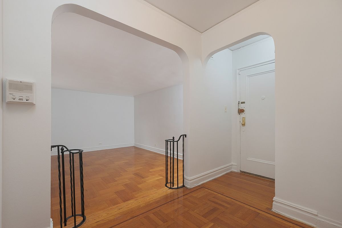 2962 Decatur Ave APT 3D, Bronx, NY 10458 | Zillow