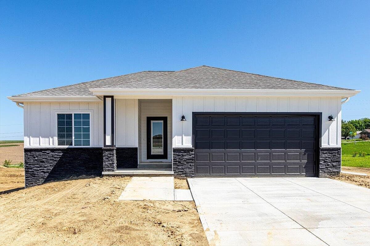 22930 Cayuse St, Glenwood, IA 51534 | MLS #24-914 | Zillow
