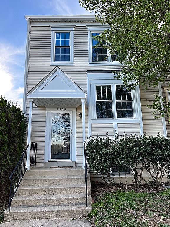 2394 Hunters Square Ct, Reston, VA 20191 | Zillow