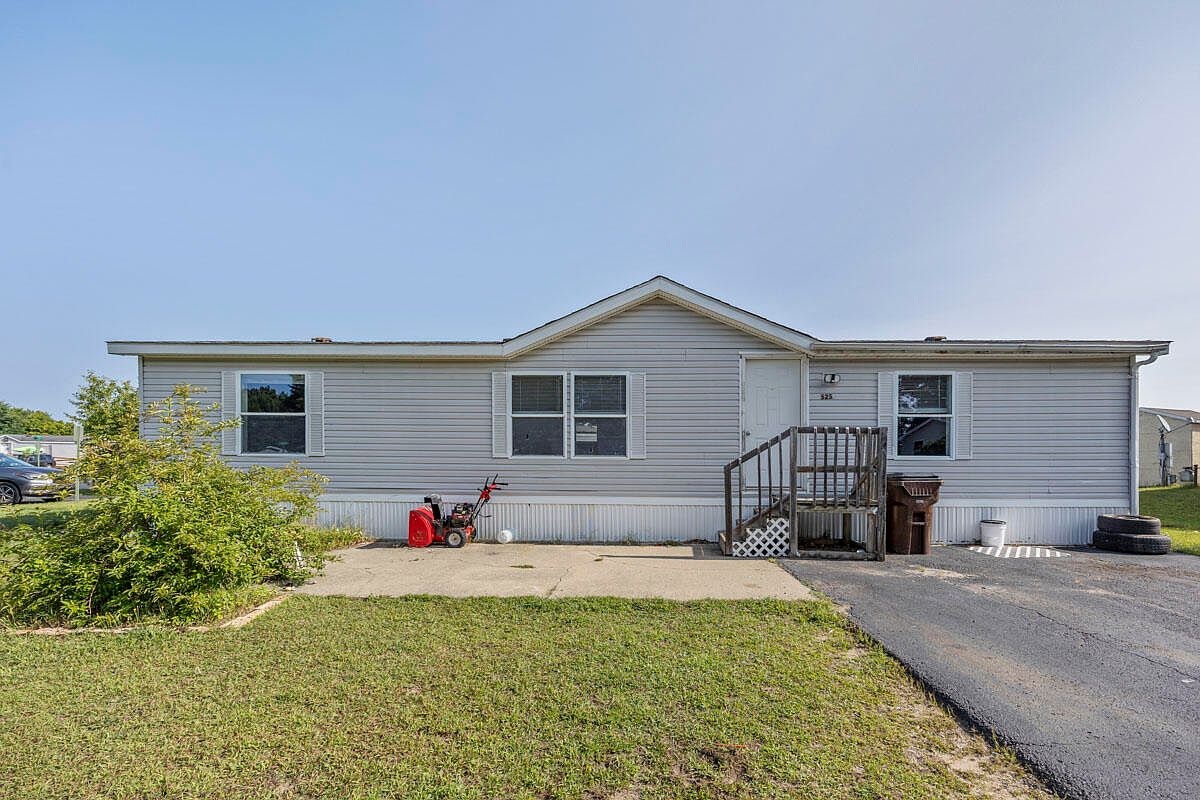 525 E Rainbow Rd, Newaygo, MI 49337 | Zillow
