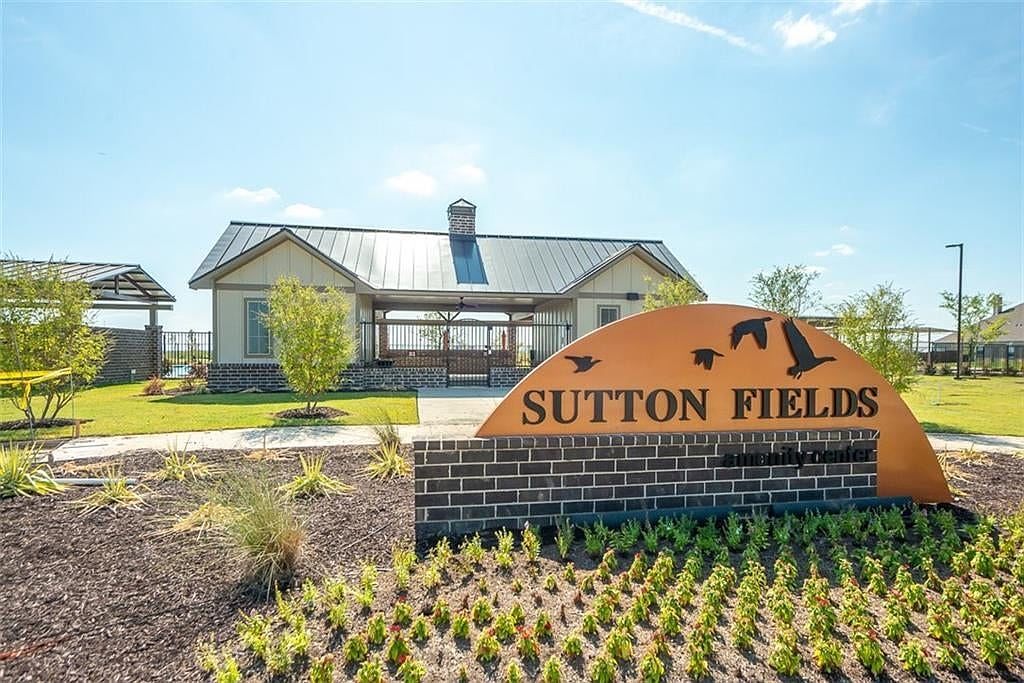 Sutton Fields by Bloomfield Homes in Celina TX | Zillow