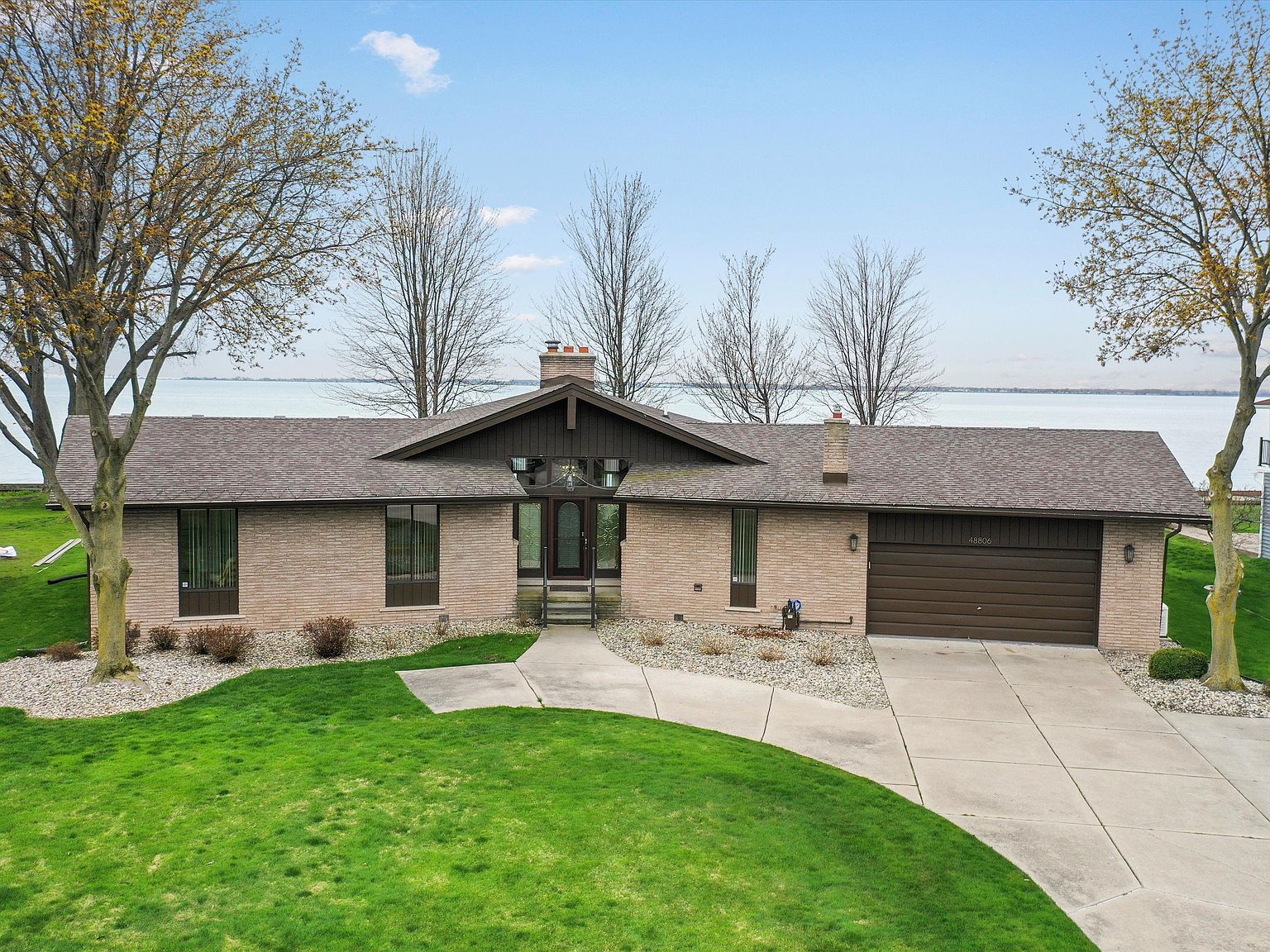 48806 Point Lakeview Dr, Chesterfield, MI 48047 | Zillow