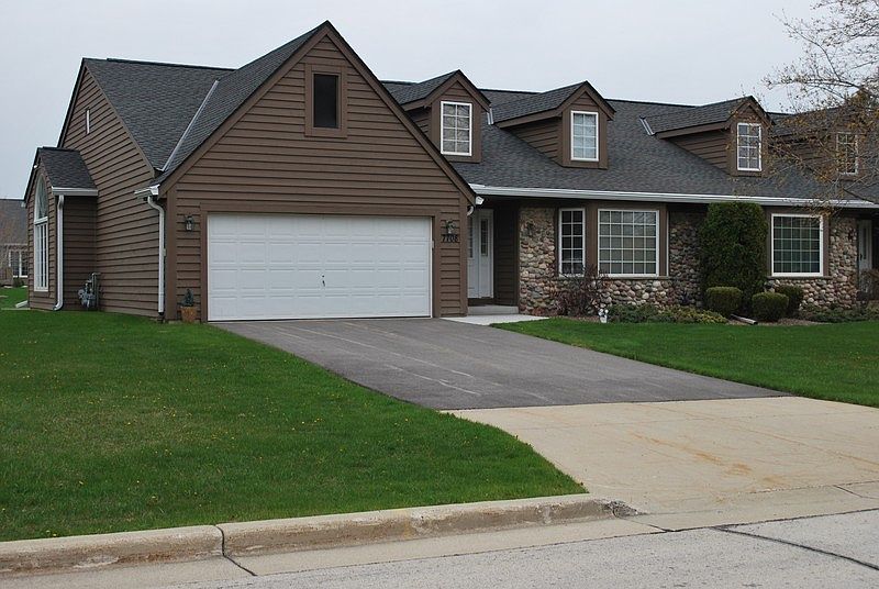 7708 W Maple Ridge Ct #7708, Franklin, WI 53132 | Zillow