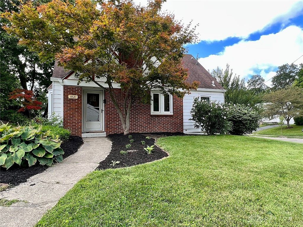 1521 N Lowry Ave, Springfield, OH 45504 | Zillow