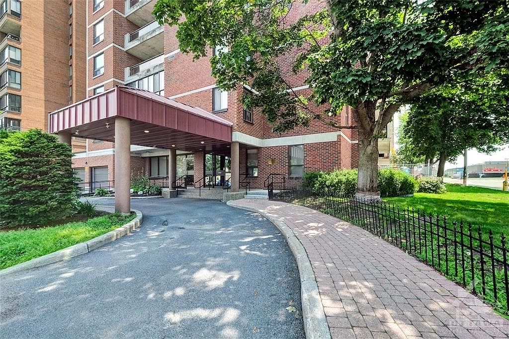 50 Emmerson Ave #206, Ottawa, ON K1Y 4P7 | Zillow