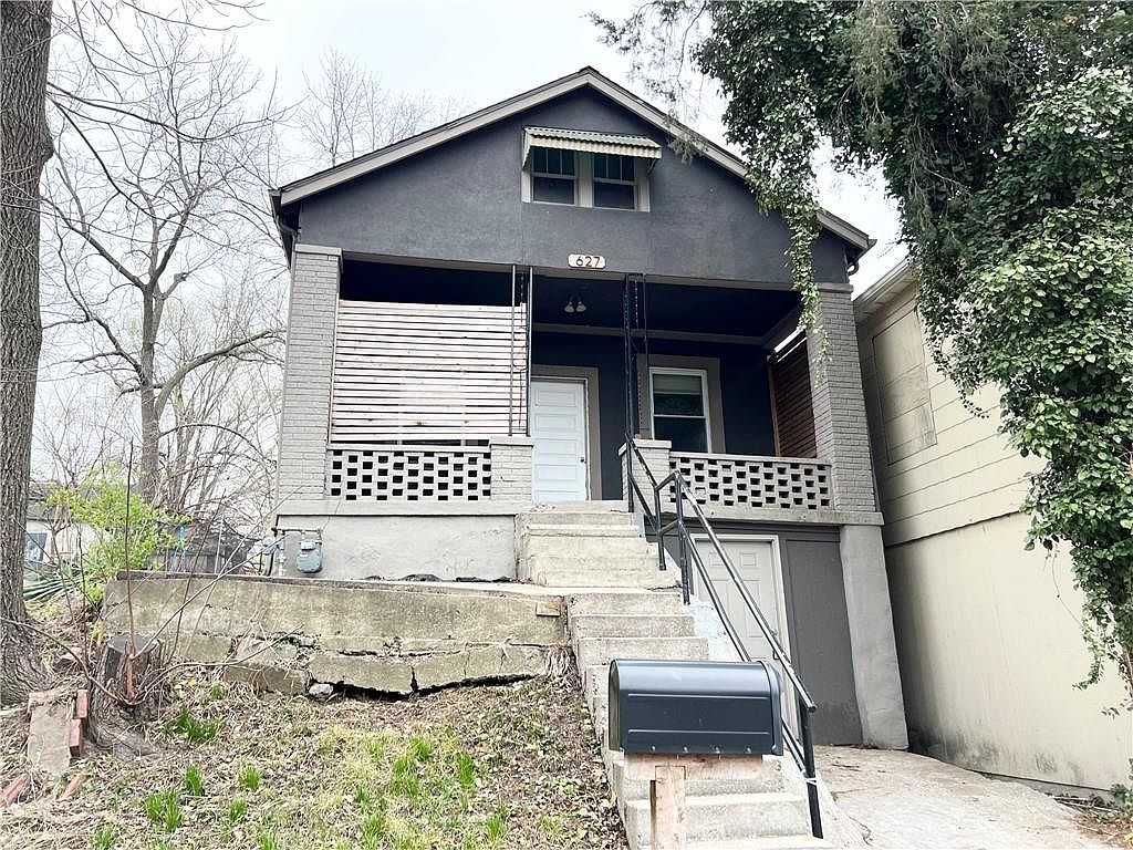 627 Sumner Ave, Kansas City, KS 66101 | MLS #2472553 | Zillow