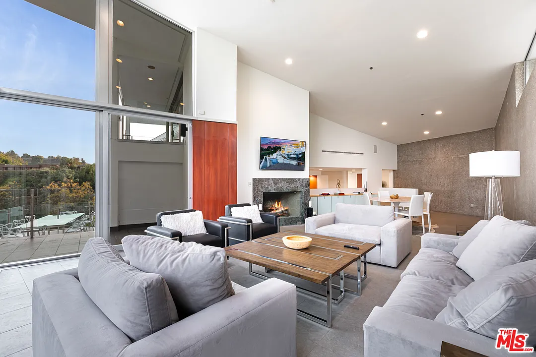 Abandoned: Inside Mary J. Blige's Former Hollywood Hills Mansion ...