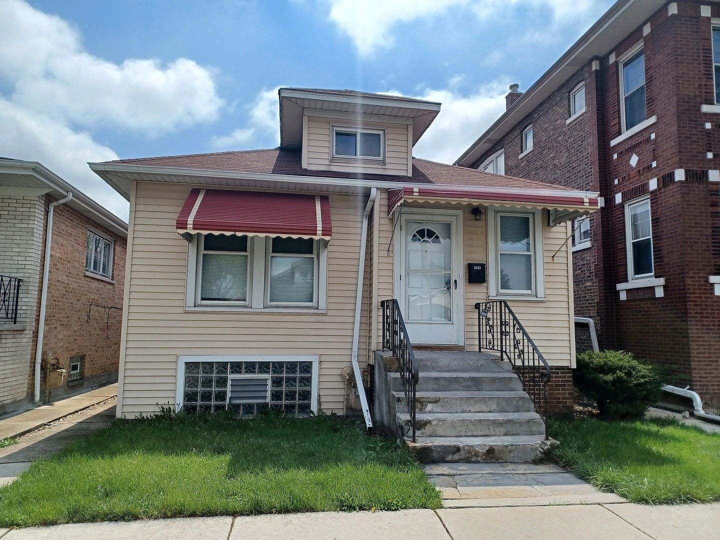 5823 W 64th St, Chicago, IL 60638 | Zillow