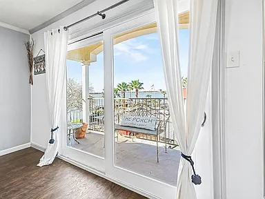 310 Yacht Club Ln Seabrook TX | Zillow