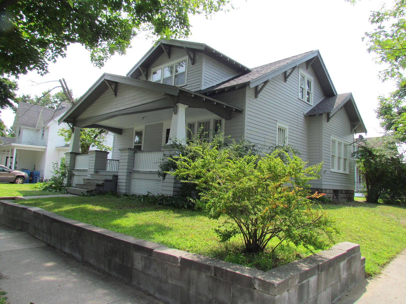 301 E Grove St Greenville Mi 48838 Zillow