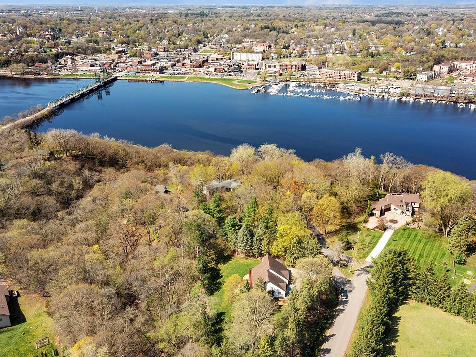 21 Hilltop Ln, Houlton, WI 54082 | Zillow