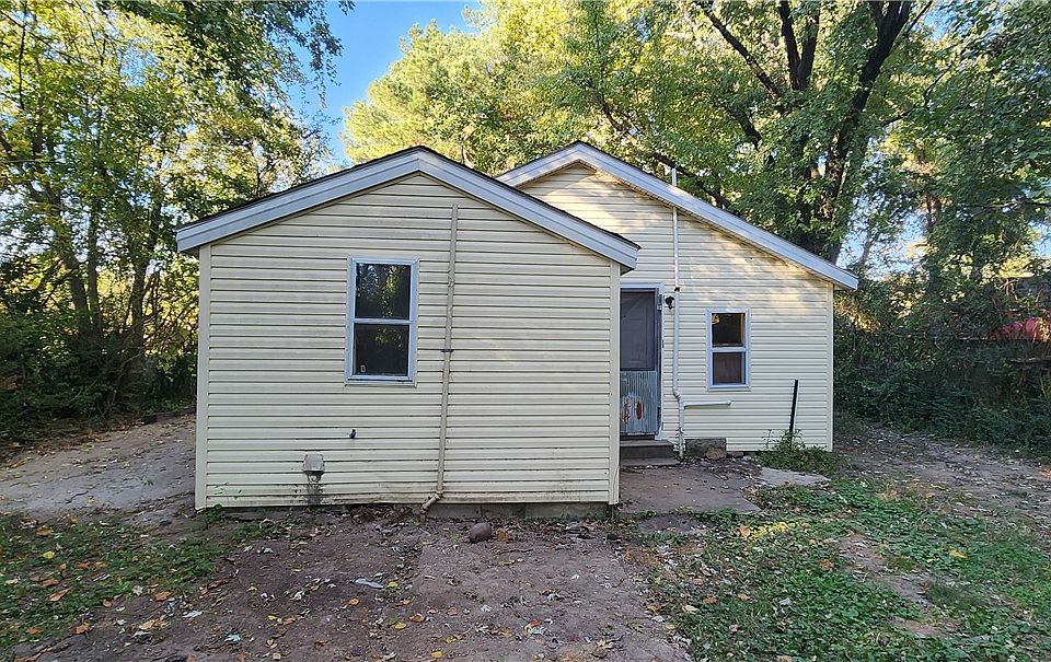 401 Charles Ave, Springdale, AR 72764 | Zillow