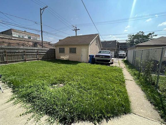 6915 S Artesian Ave, Chicago, IL 60629 | Zillow