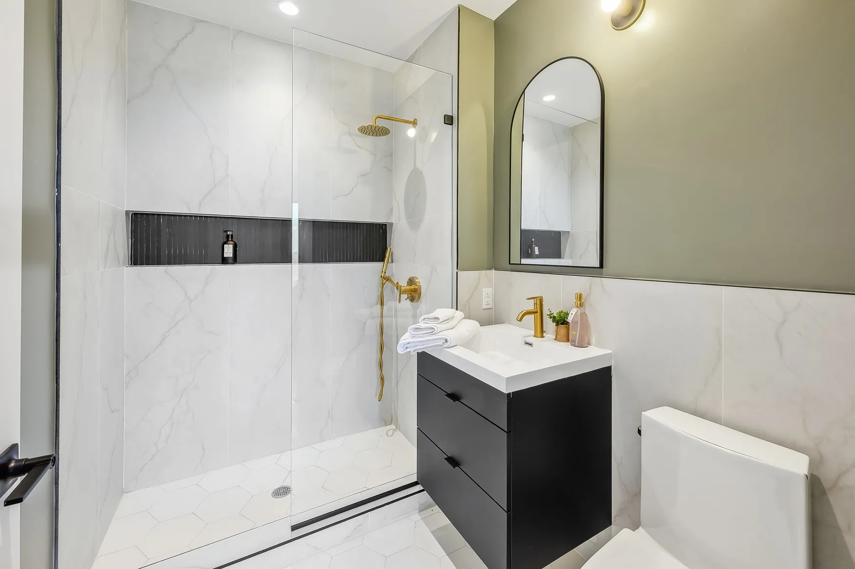 1890 Pelham Parkway South #7E in Pelham Bay, Bronx | StreetEasy